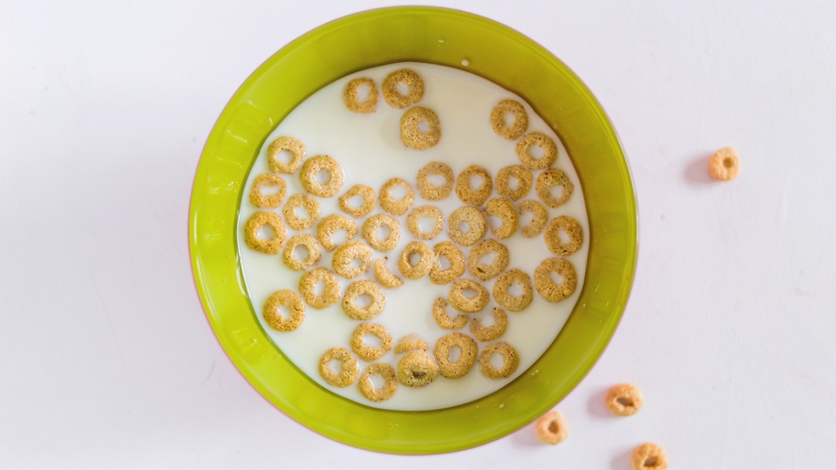 Researchers directly measure ‘Cheerios effect’ forces for the first ...