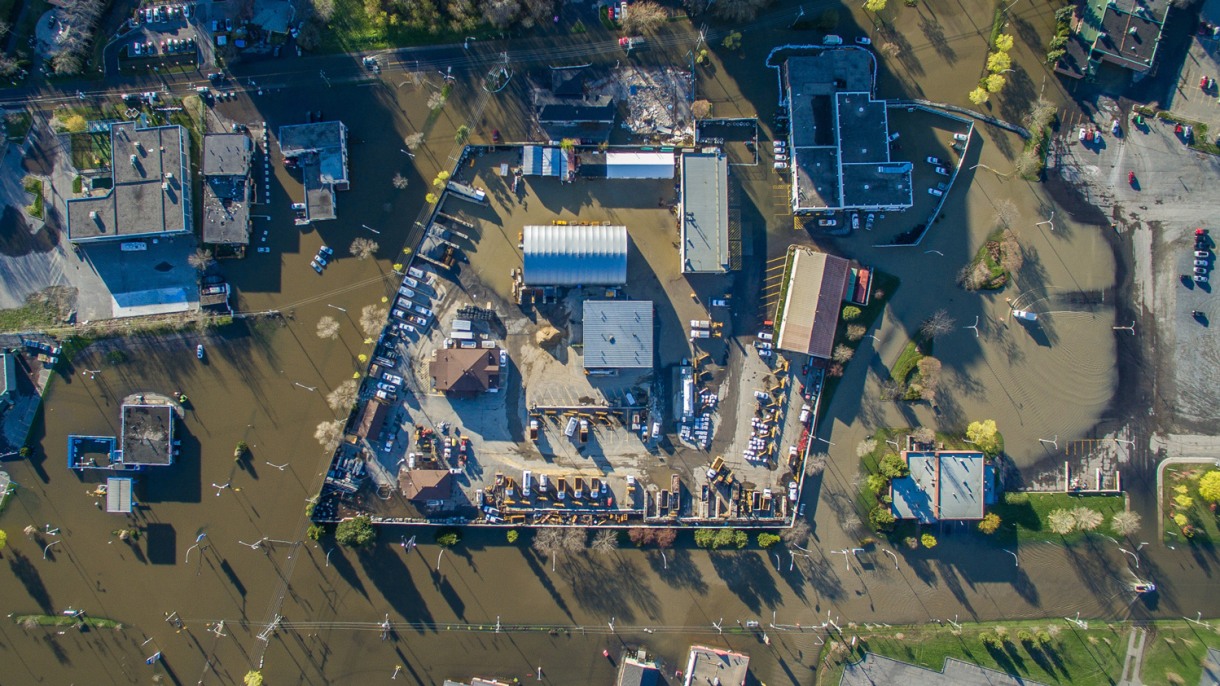 Flooding exacerbates pollution exposure in at-risk urban communities ...