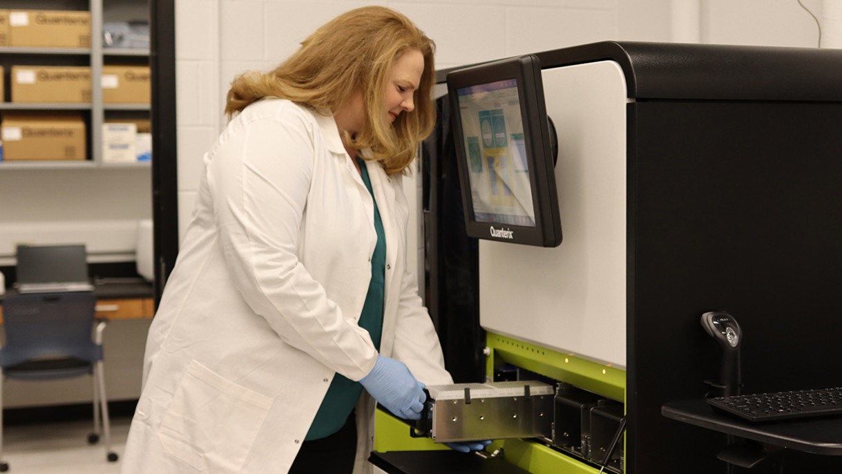 Brown Researchers Unravel Alzheimer's Mysteries One Vial at Time ...