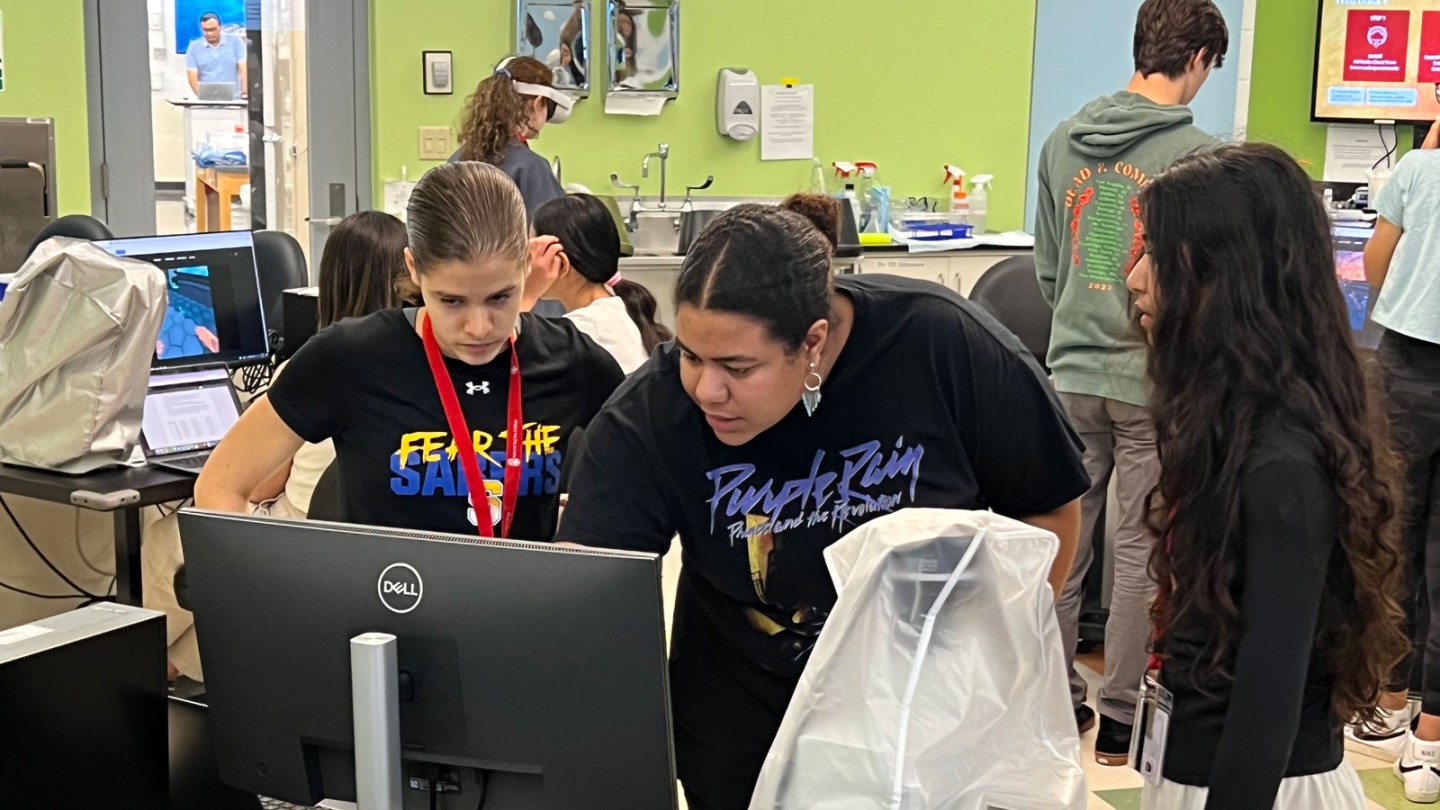 ‘Opening up horizons of curiosity’: Pre-College Programs offer a taste ...