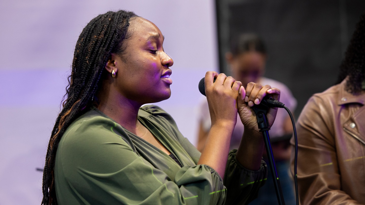 Ayoola Fadahunsi: Anchored by community at Brown, she leads with love ...
