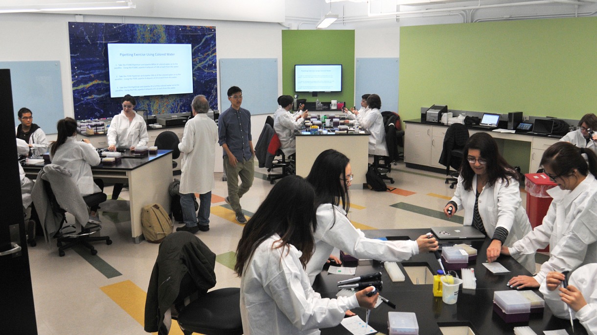 Lab makeover provides space for a new way to learn | Brown University